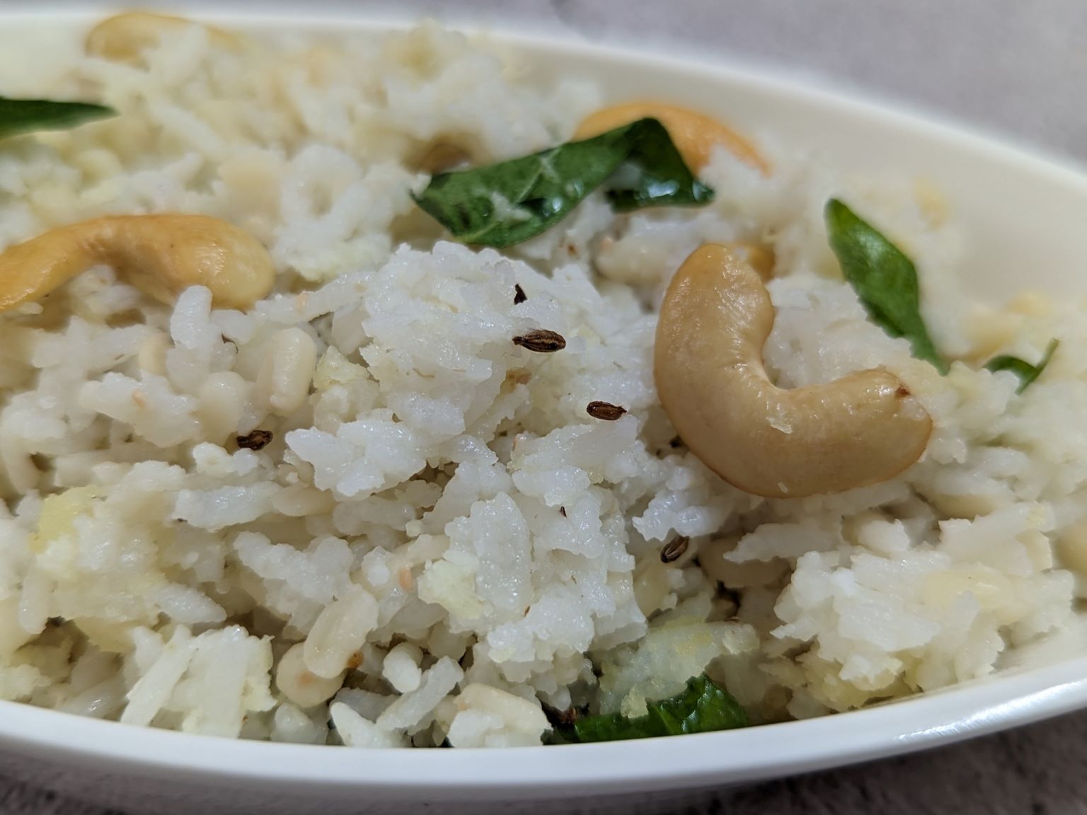 Udayanthi Kulathunga Comiendo Arroz