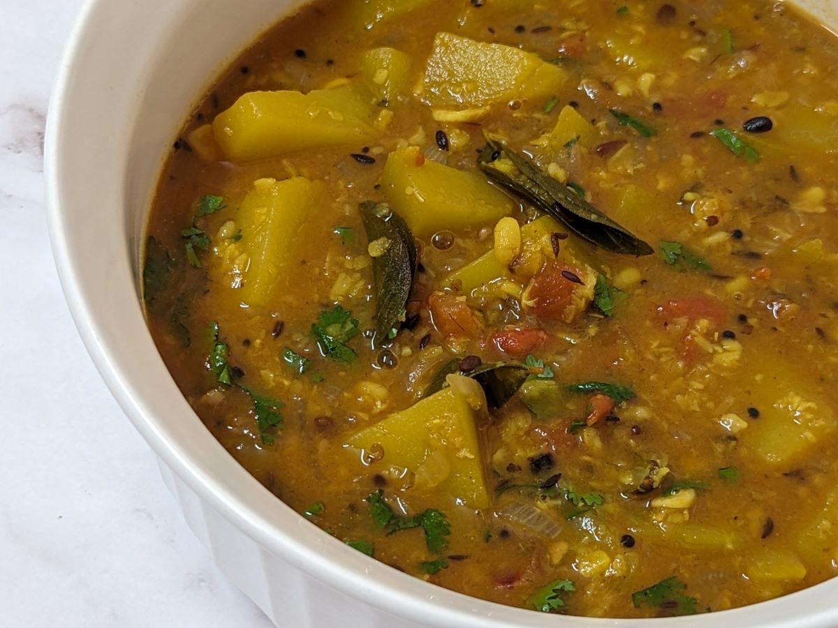 Parangi Kai Puzhi Kootu | Yellow Pumpkin Tamarind Kootu - Kamalas Corner